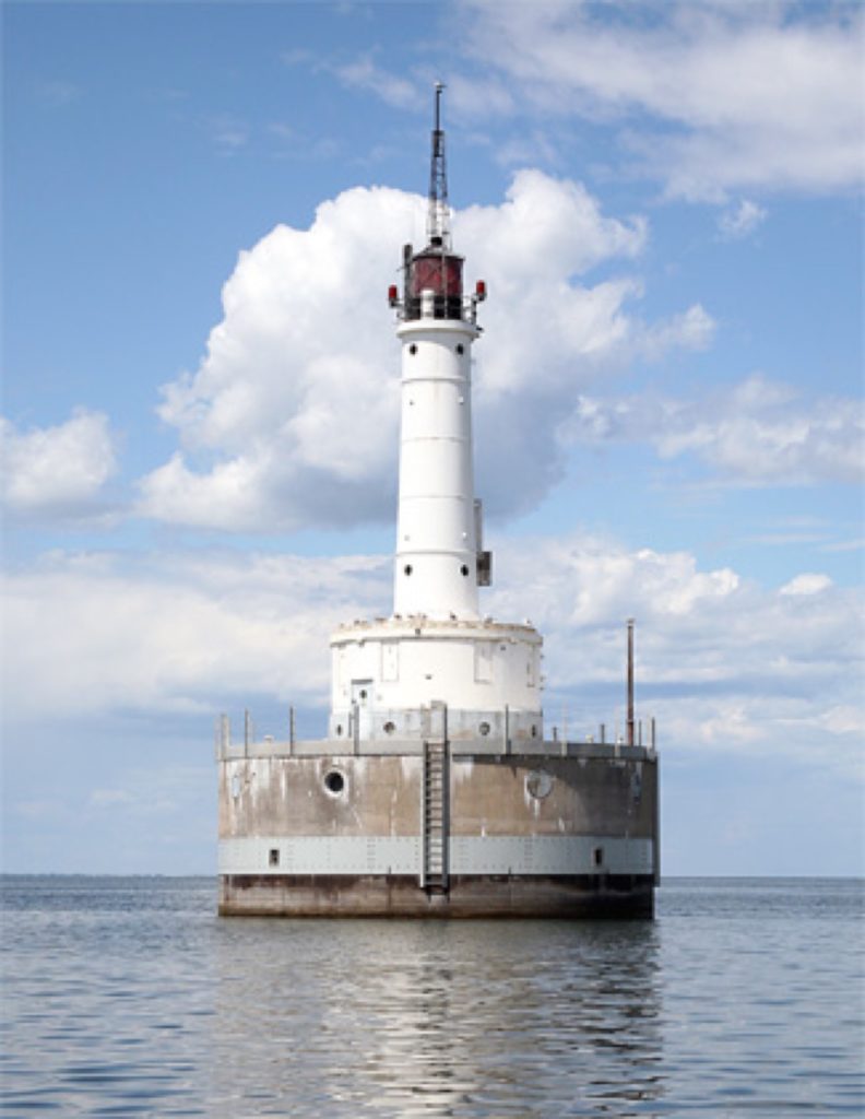 Long Tail Point Lighthouse | wisconsinharbortowns.net