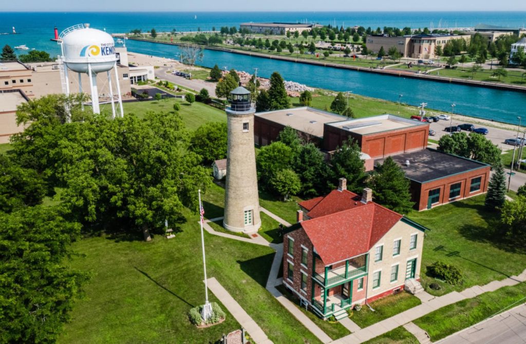 North Pier Lighthouse | wisconsinharbortowns.net